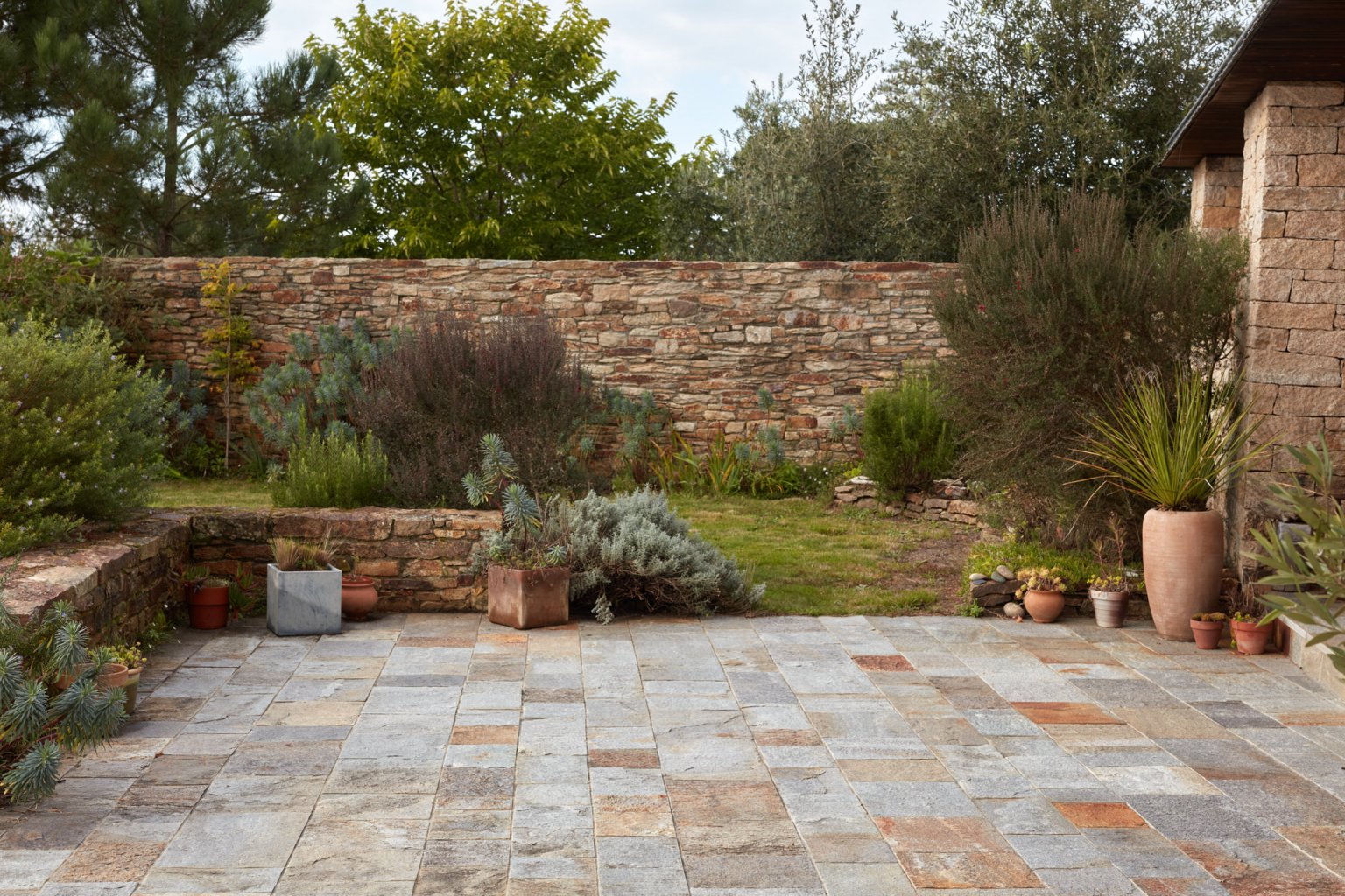 Everything you wanted to know about the natural stone gneiss