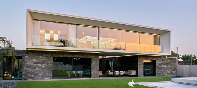 NATURAL STONE AND MODERN STYLE: TOP 3 EXTERIOR DESIGNS